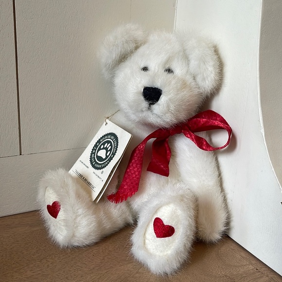 Boyds Bears | Toys | Nwt Boyds Bears Friends Valerie B Bearhugs Bear | Poshmark